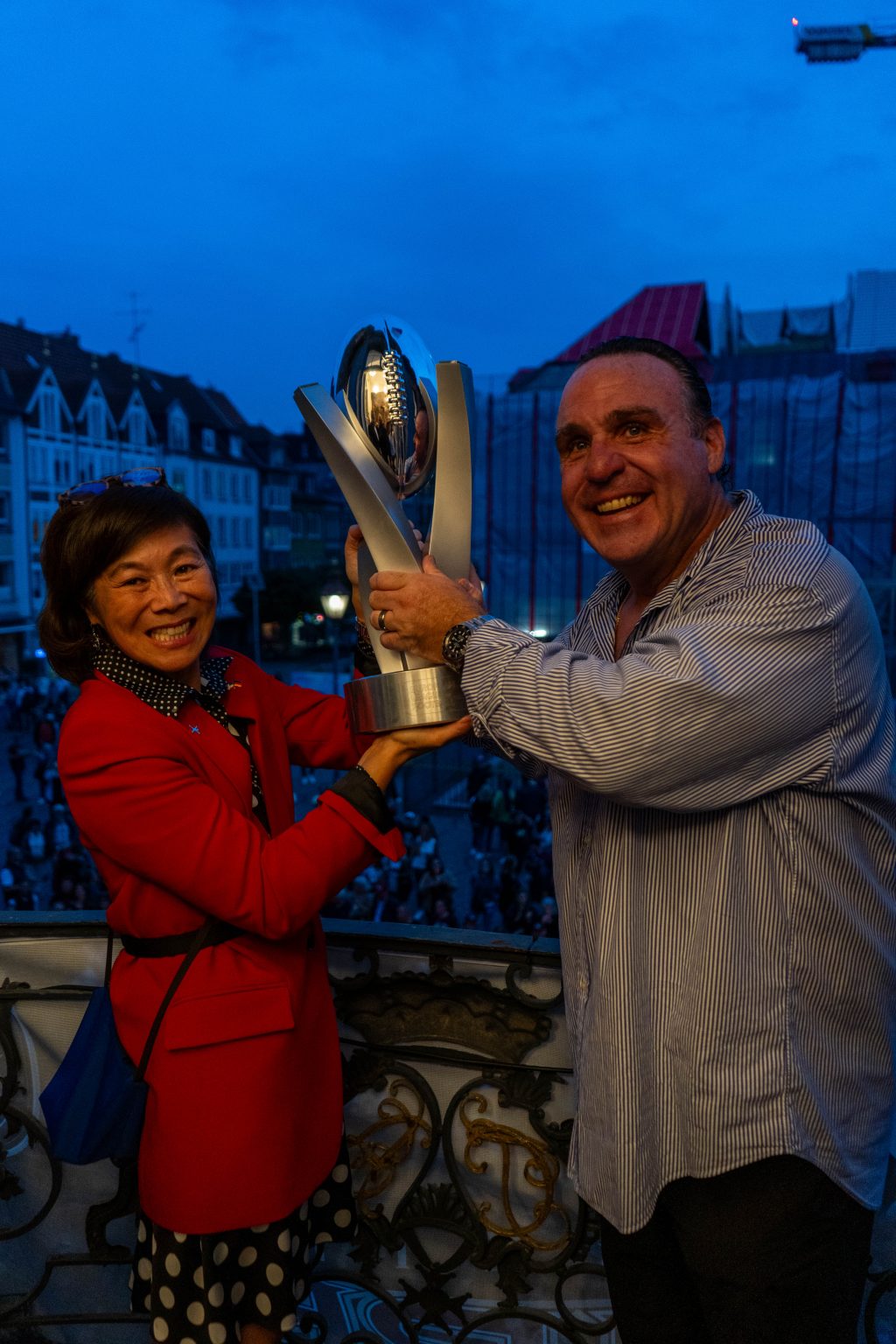 Rhein Fire feiert im Rathaus, Tomsula bleibt Headcoach - Rhein Fire